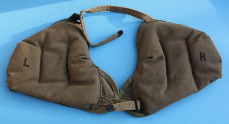 WW2 US M2 shoulder pads – WW2 Militaria, Scale-models, Books, etc.