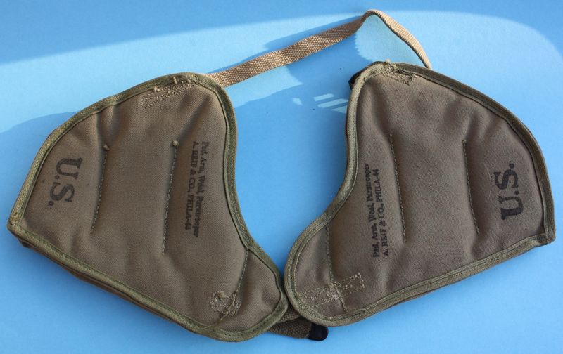 WW2 US M2 shoulder pads – WW2 Militaria, Scale-models, Books, etc.