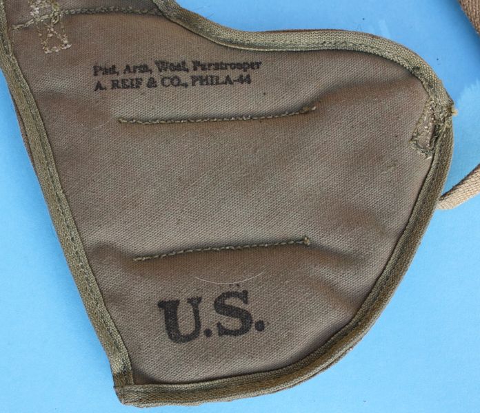 WW2 US M2 shoulder pads – WW2 Militaria, Scale-models, Books, etc.