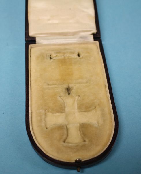 WW1 Military Cross Box – WW2 Militaria, Scale-models, Books, etc.