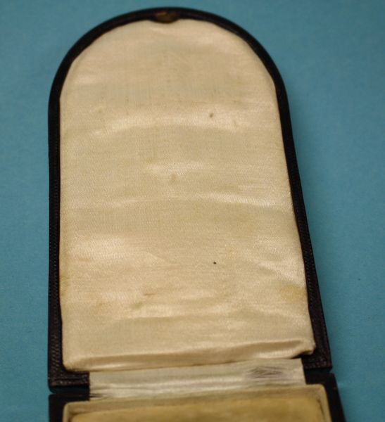 WW1 Military Cross Box – WW2 Militaria, Scale-models, Books, etc.