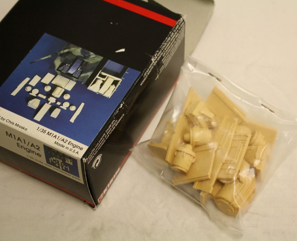 M1A1/A2 engine – WW2 Militaria, Scale-models, Books, etc.