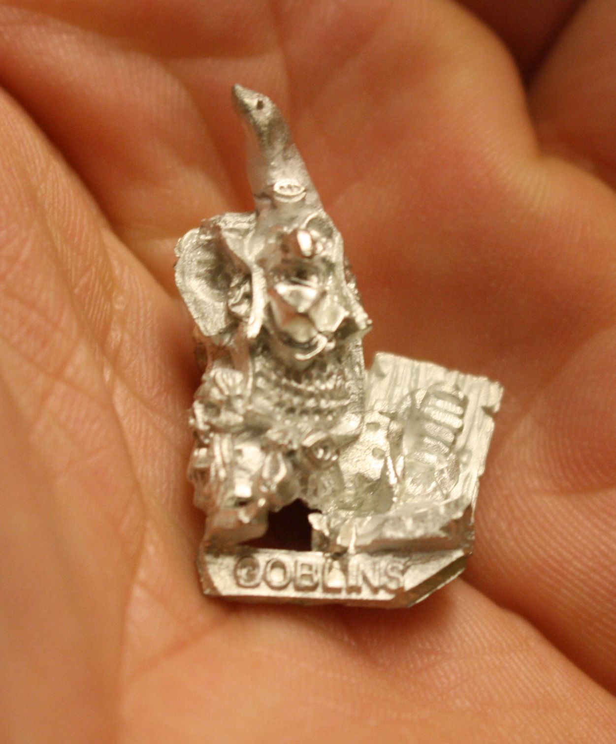 Games Workshop Goblin with sword – WW2 Militaria, Scale-models, Books, etc.