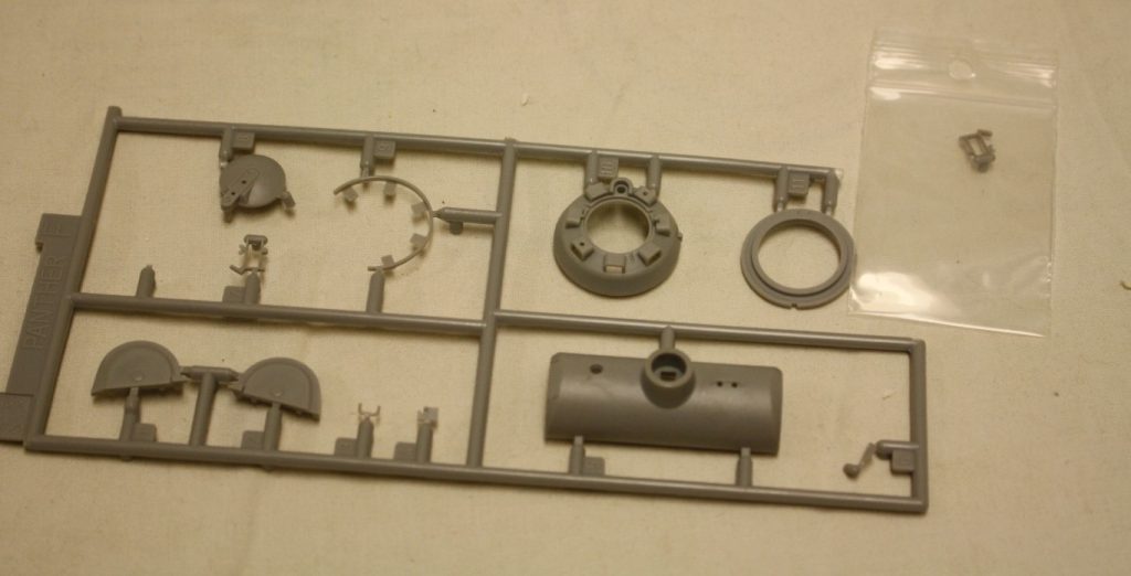 Panther sprue (Dragon) – WW2 Militaria, Scale-models, Books, etc.